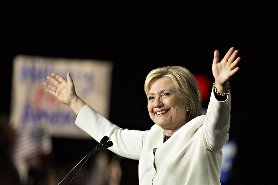 Hillary Clinton cogitou Bill Gates e Tim Cook para vice-presidente ...