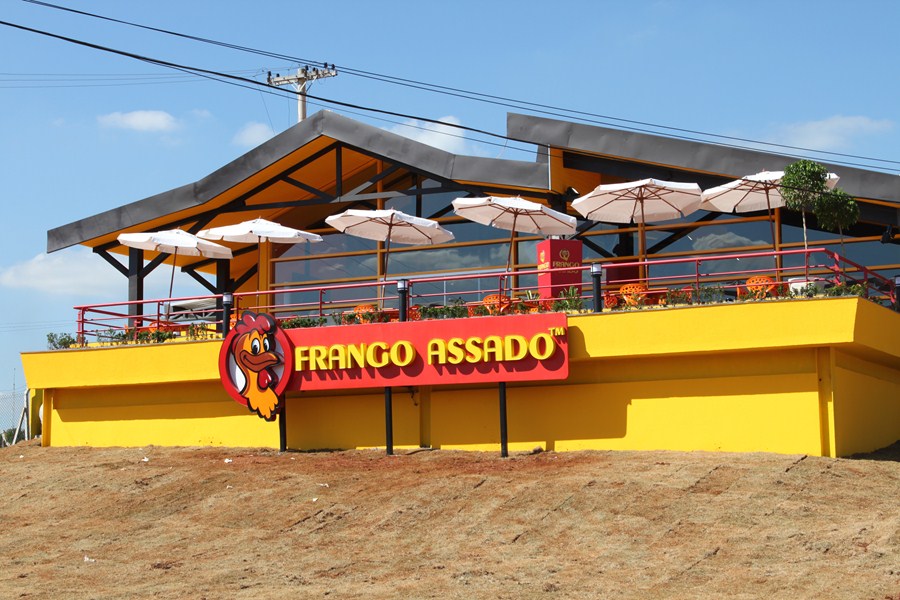 Dona do Viena e Frango Assado investe R$ 35 milhões em cozinha automatizada