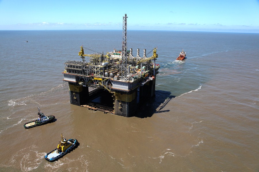Petrobras coloca plataforma P-55 em operação na Bacia de Campos