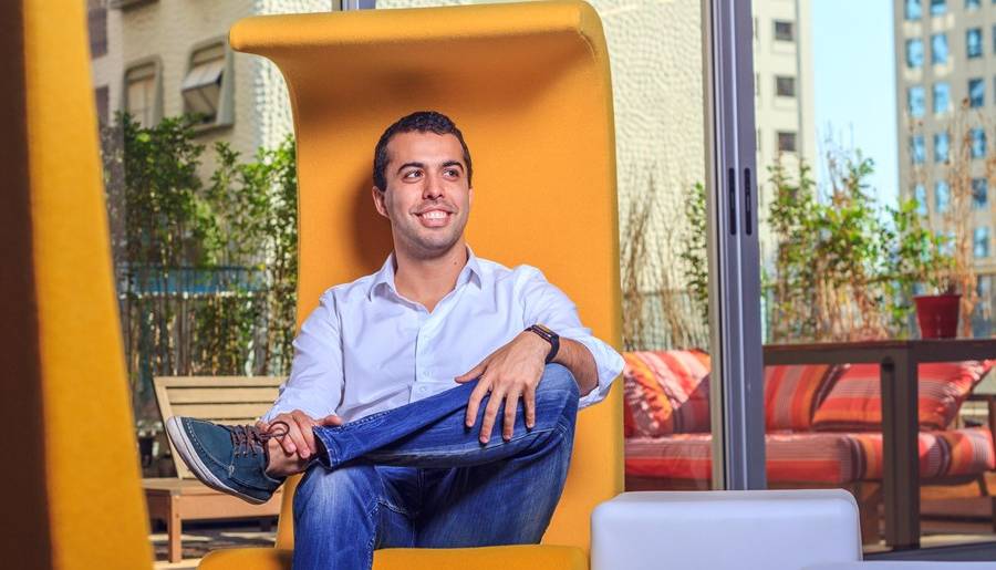 CEO do banco Neon tem 24 anos e uma certeza: ninguém precisa pagar taxa ...