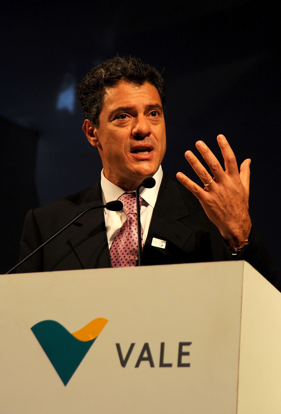 Ex-presidente da Vale, Roger Agnelli morre em acidente de avião em SP