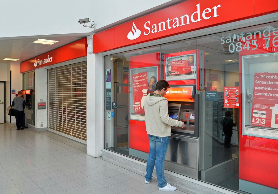 Saiba quanto ganham os funcionários do Santander em 16 cargos diferentes