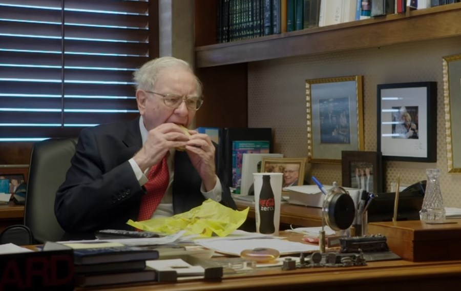 Saiu o primeiro trailer do documentário sobre Warren Buffett; confira