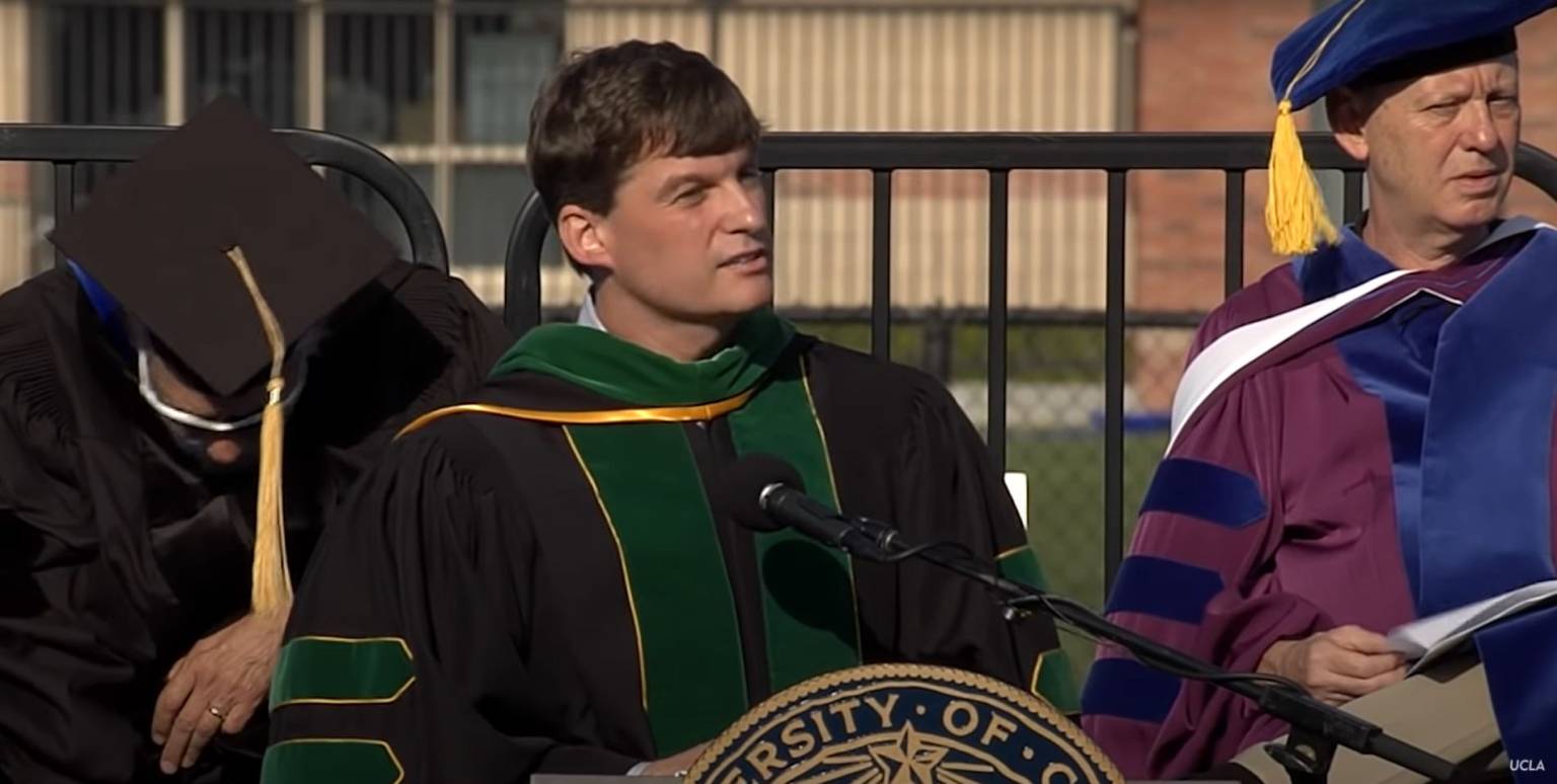Michael Burry, o médico que previu a crise dos subprime nos EUA | InfoMoney