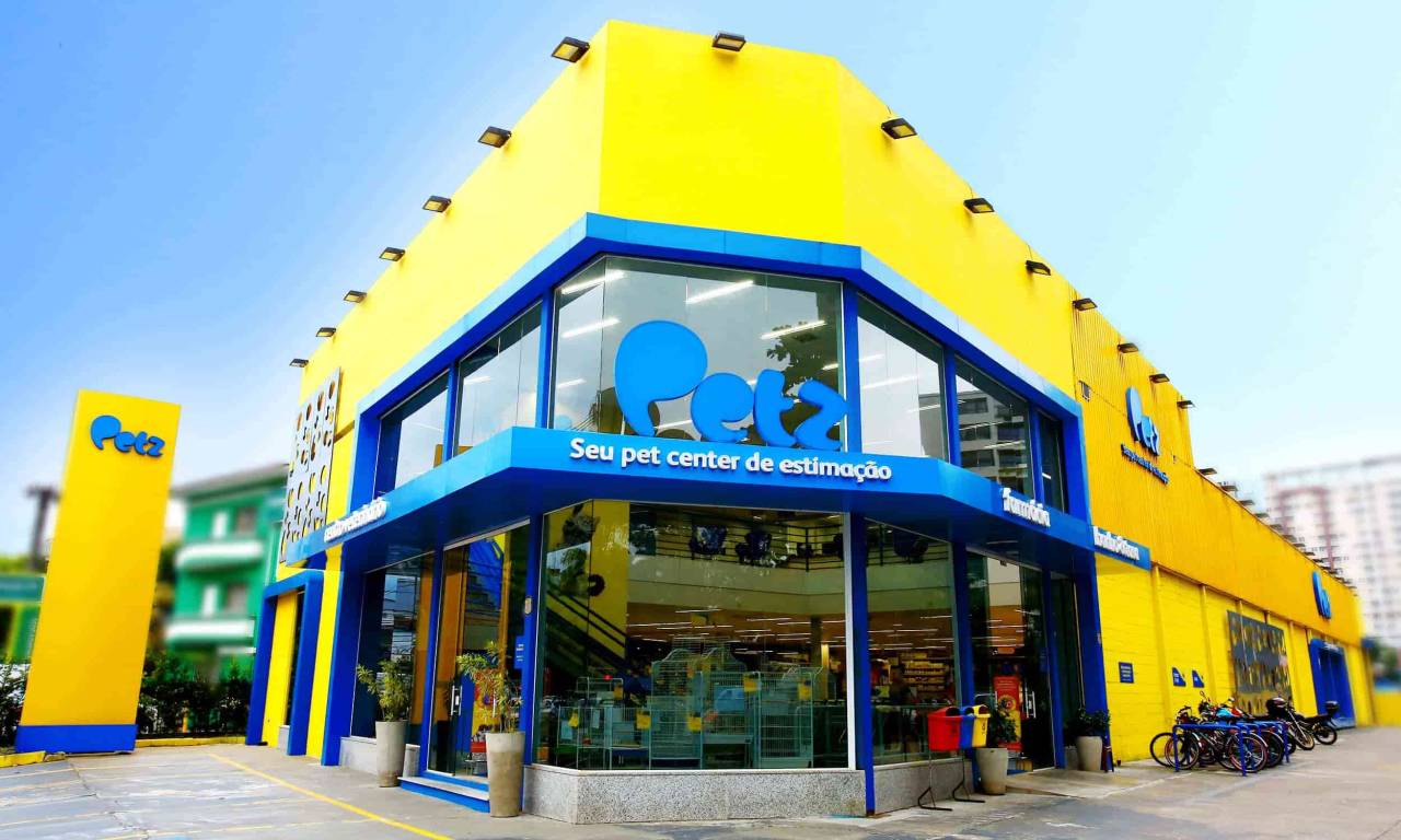 Petz (PETZ3) é neutra ou compra? Analistas avaliam bem flagship, mas ...