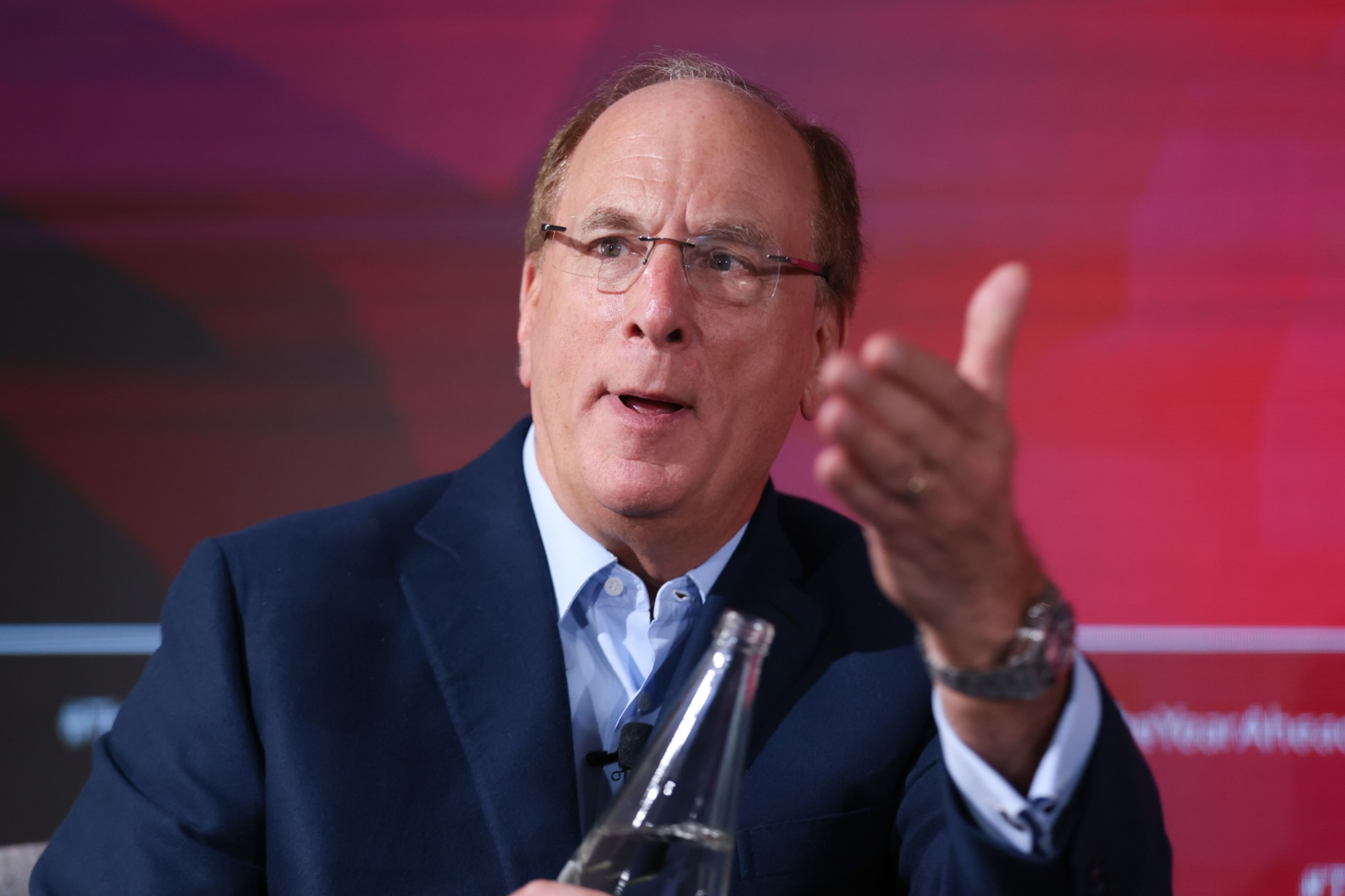 é Irracional Larry Fink Da Blackrock Critica Possível Shutdown E