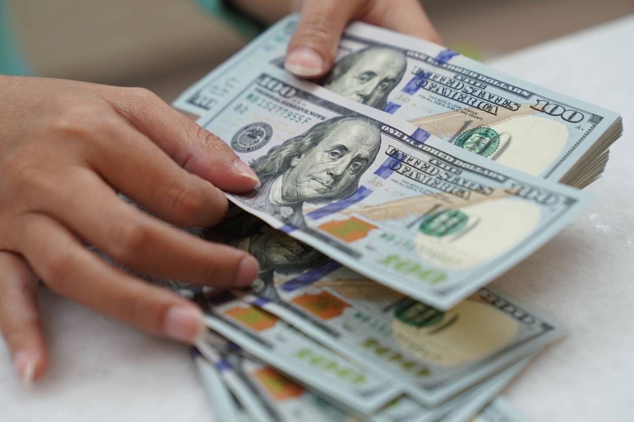 “Sou freelancer no Brasil e recebo em dólar”: como declarar meu salário ...