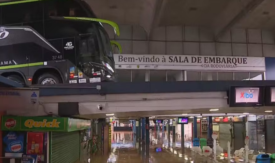 Rodoviária de Porto Alegre reabre para viagens intermunicipais