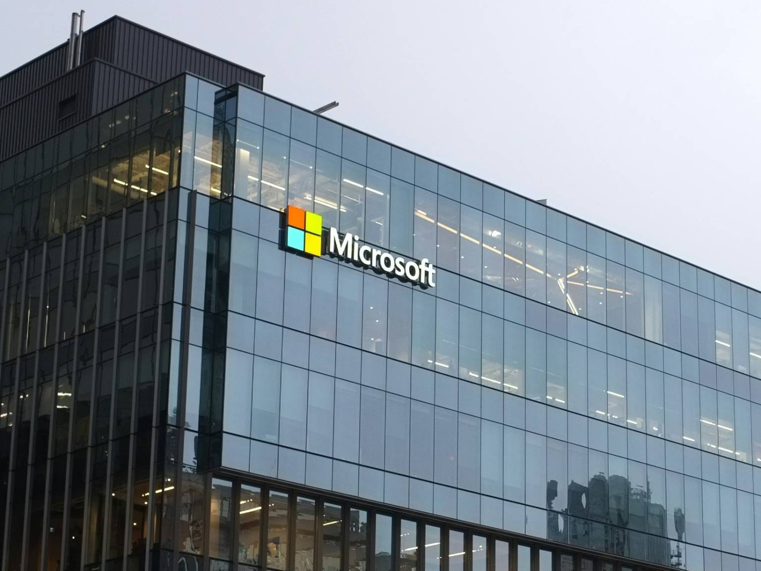Microsoft permitirá criação de “agentes de IA” para tarefas de rotina ...