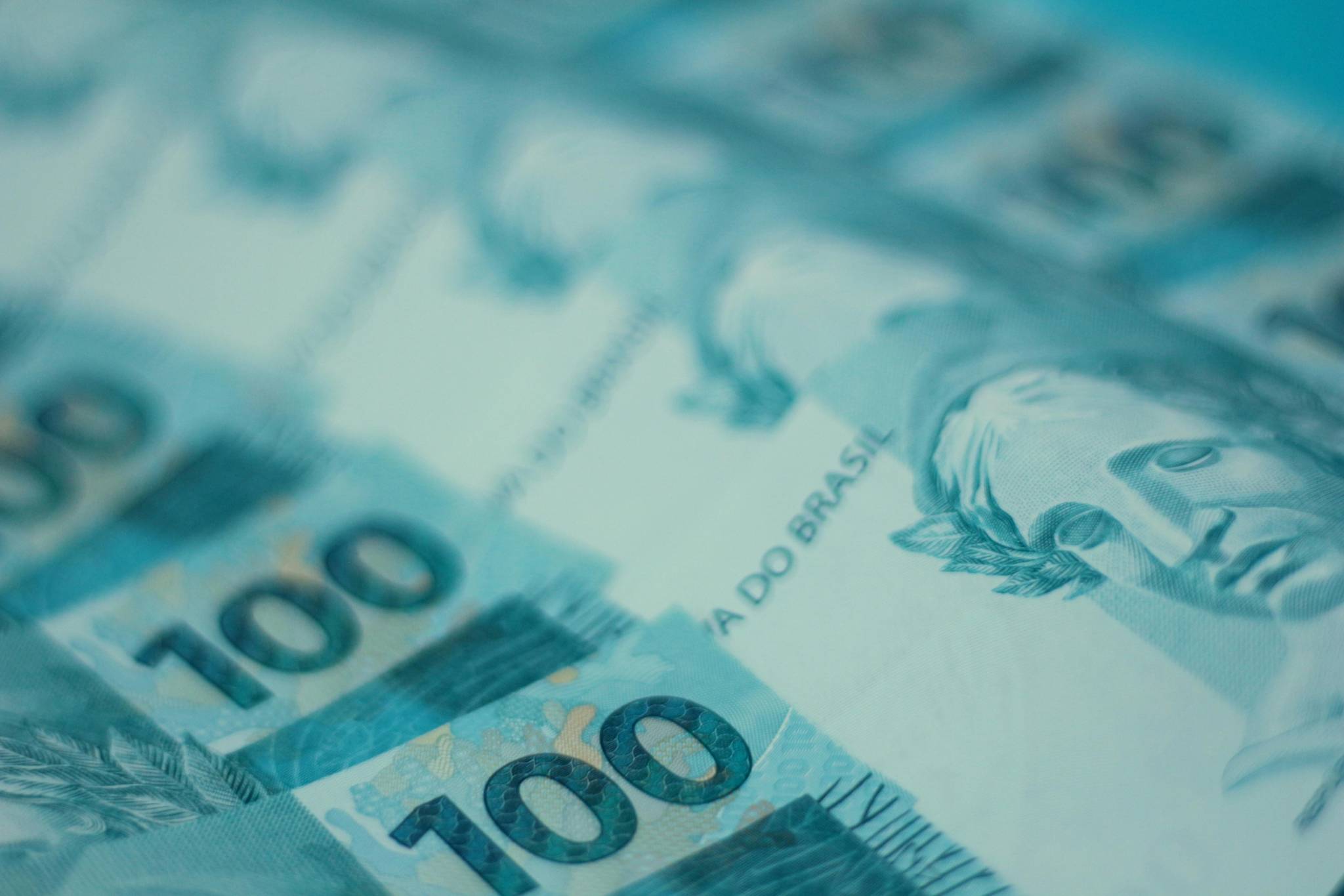 Dinheiro em espécie vai morrer? Worldpay projeta uso de notas ...