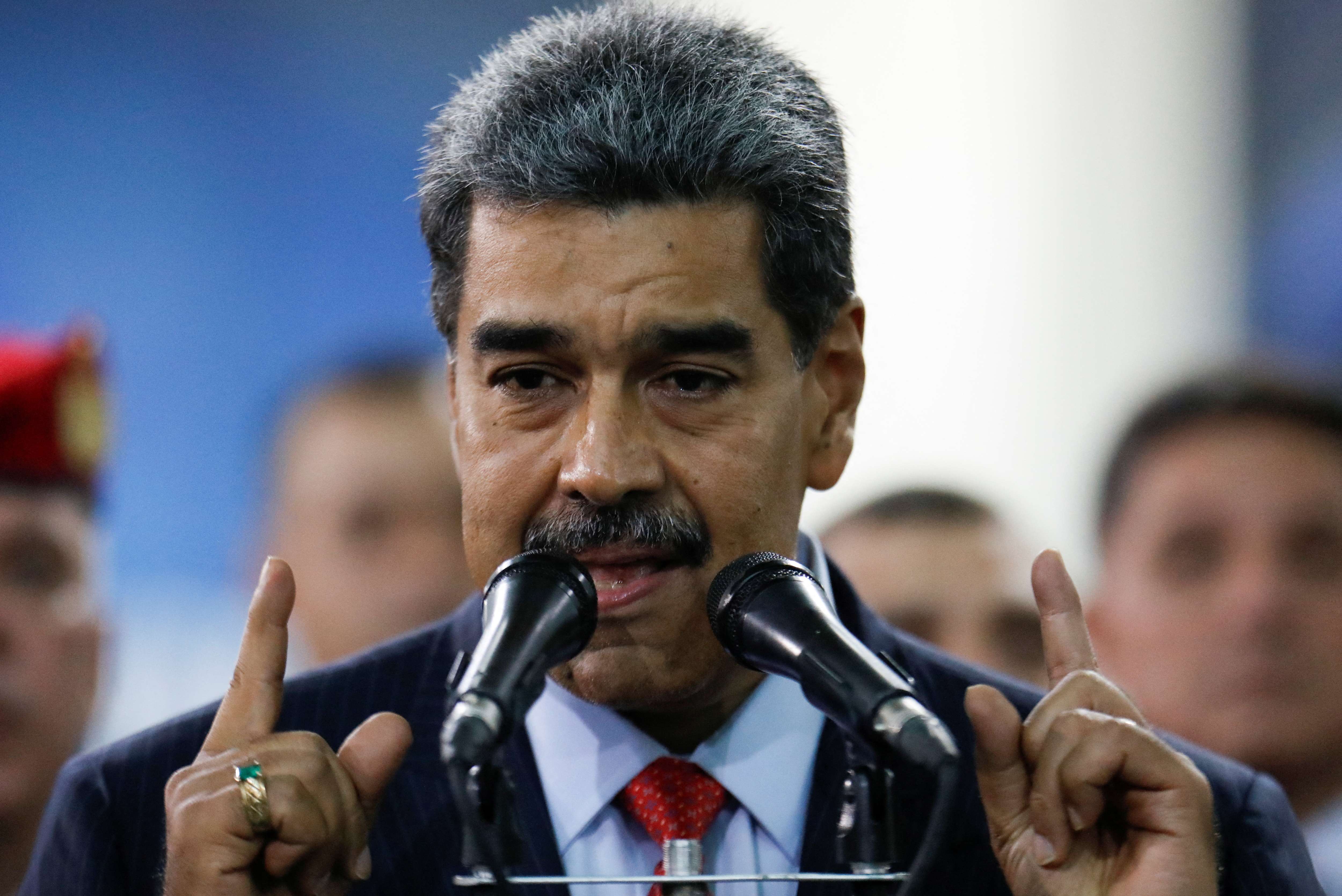 Maduro toma posse para 3º mandato como presidente da Venezuela