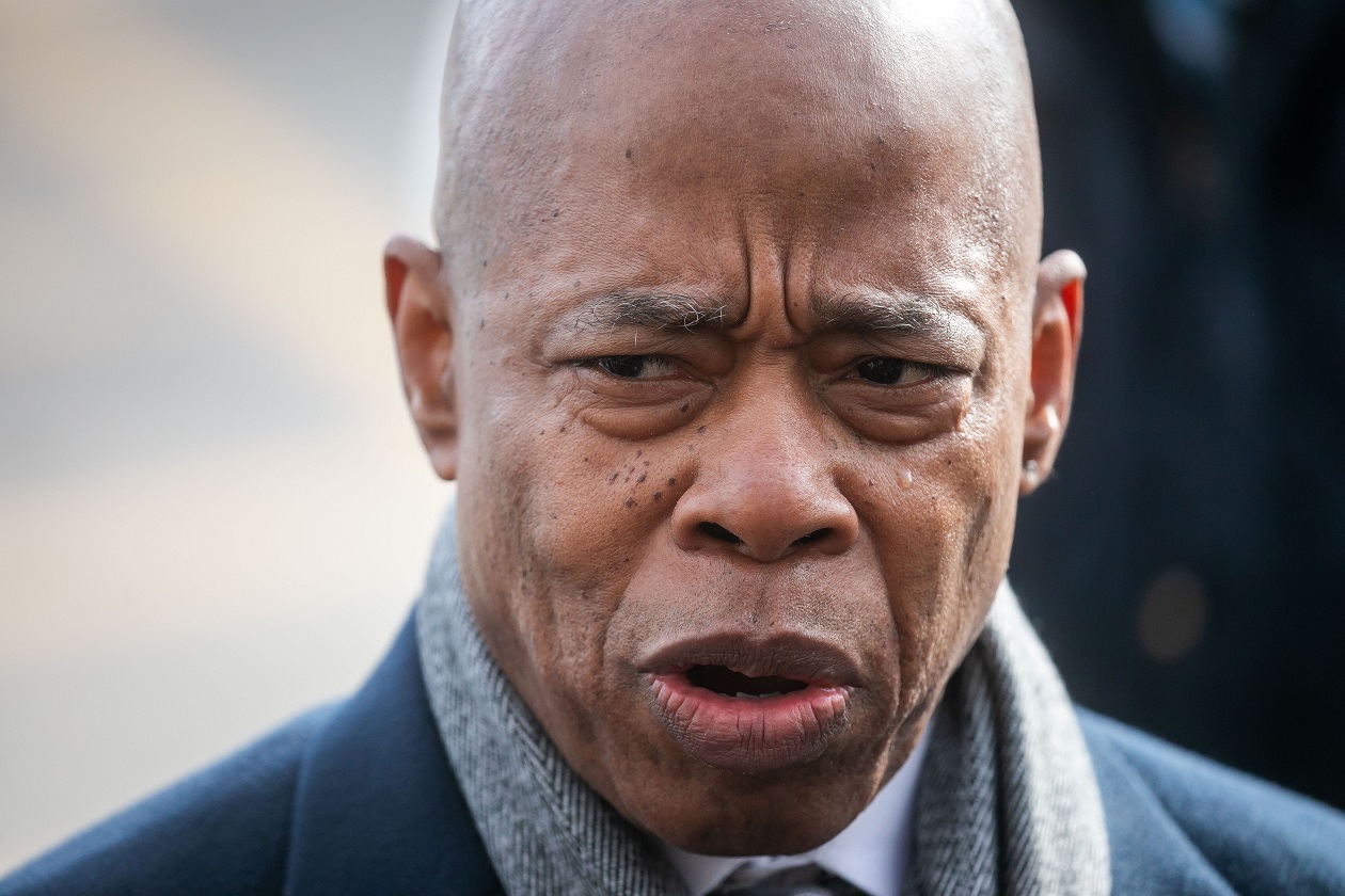 Prefeito de Nova York, Eric Adams, desiste de disputar reeleição