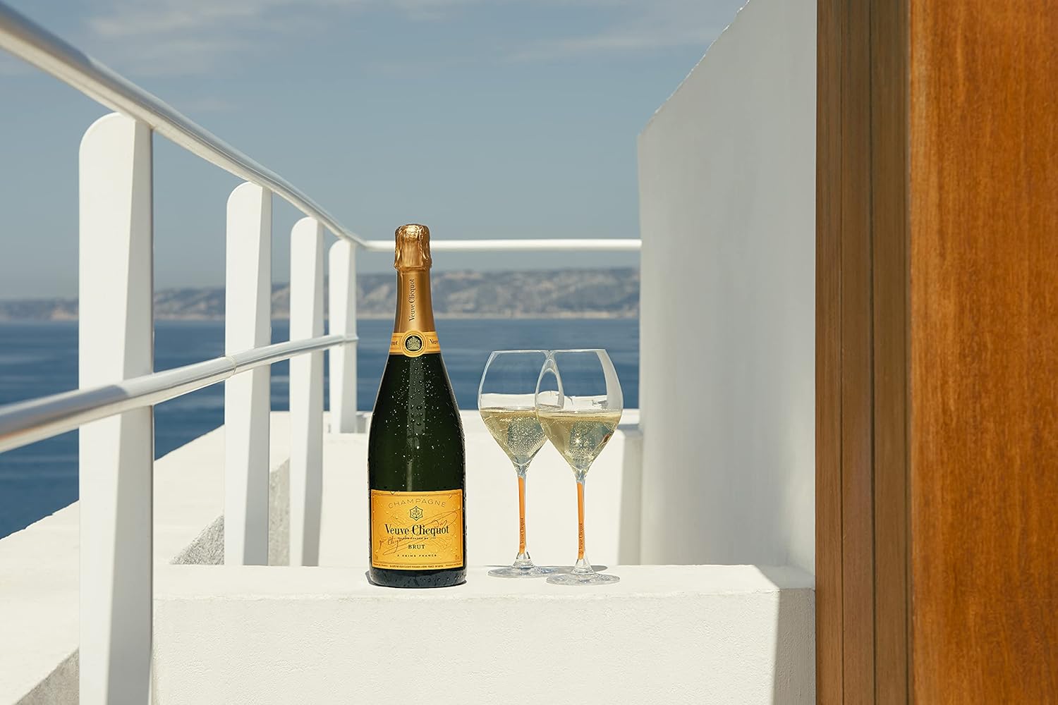 Elegância e sofisticação: Champagne Veuve Clicquot está com 10% de ...