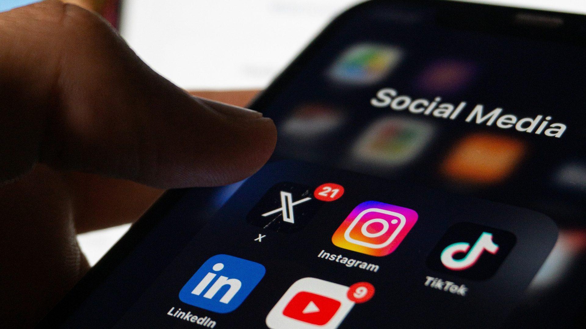 Meta lança função que permite criar sua própria IA no Instagram; veja ...