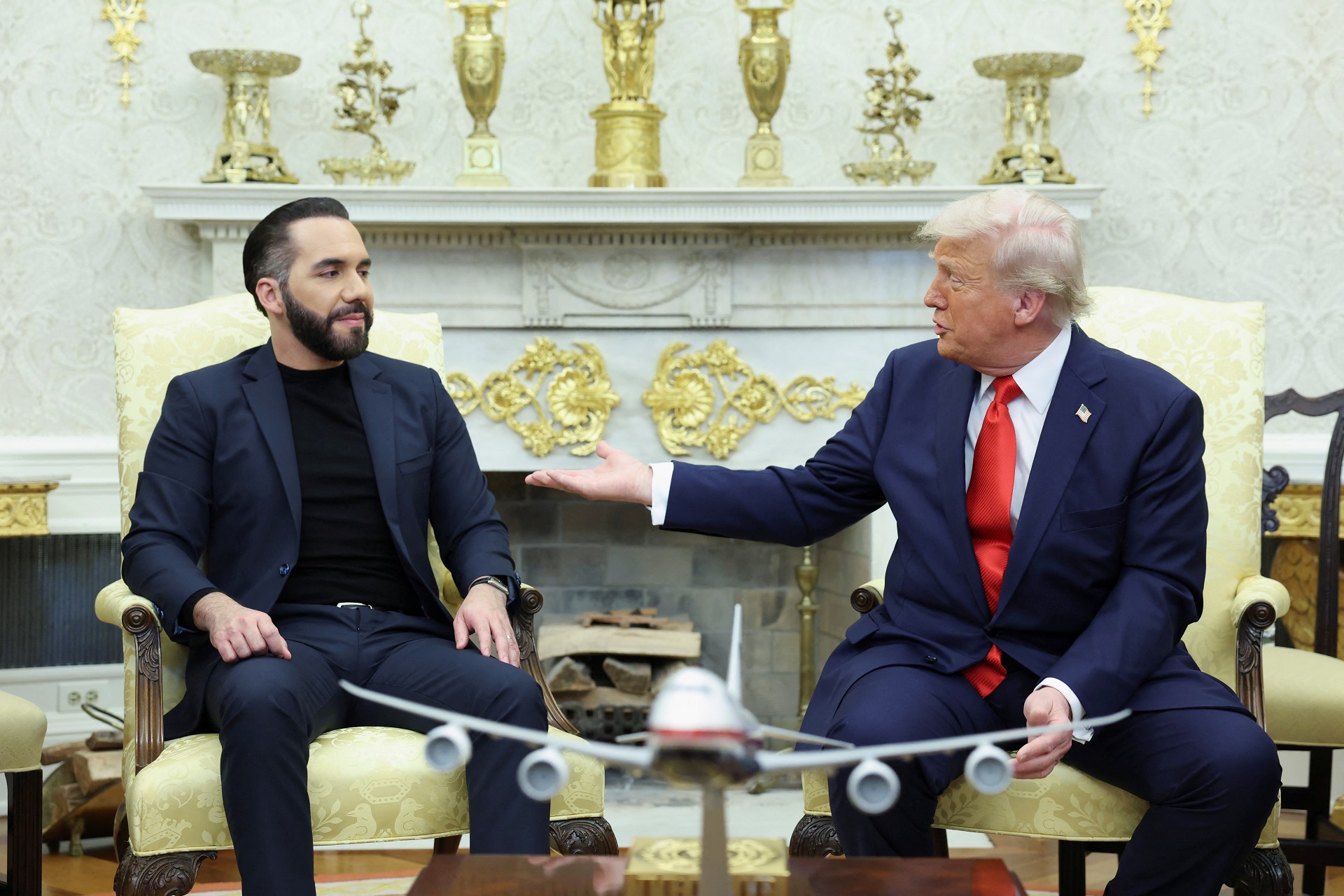 Em encontro com Trump, Bukele diz que não devolverá imigrante deportado ...