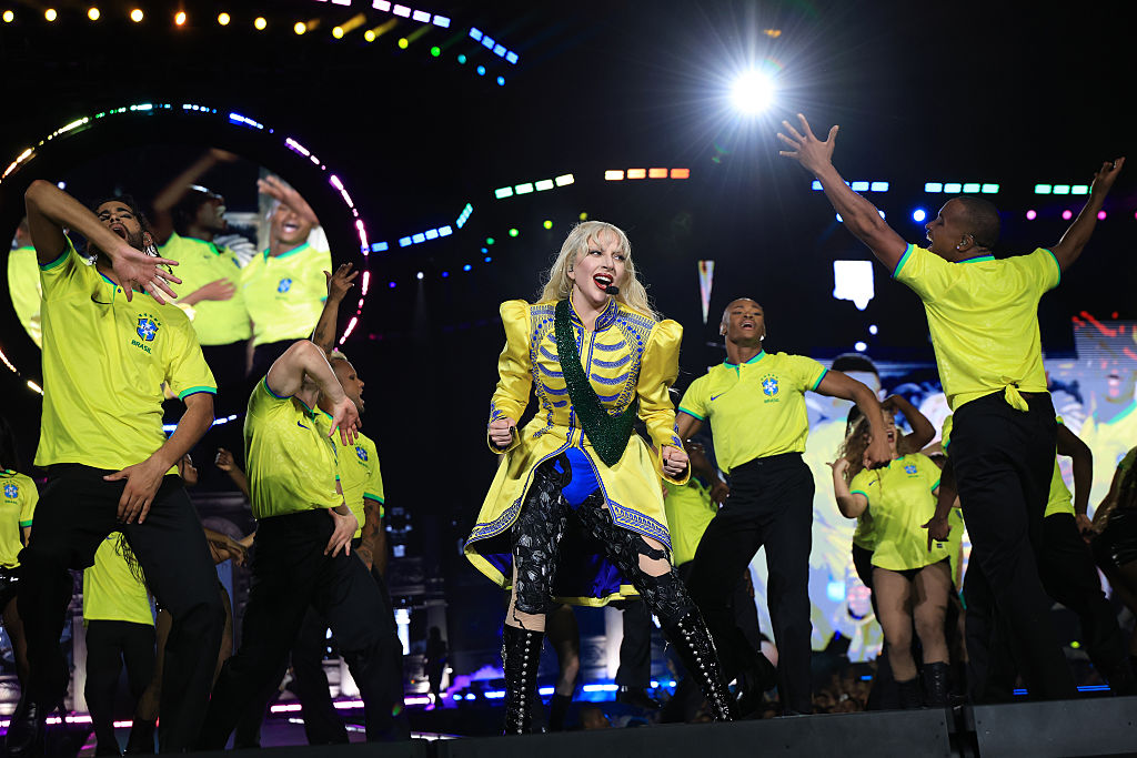 Lady Gaga: show no Rio tem pedidos de desculpas, luzes e dança para 2,1 ...