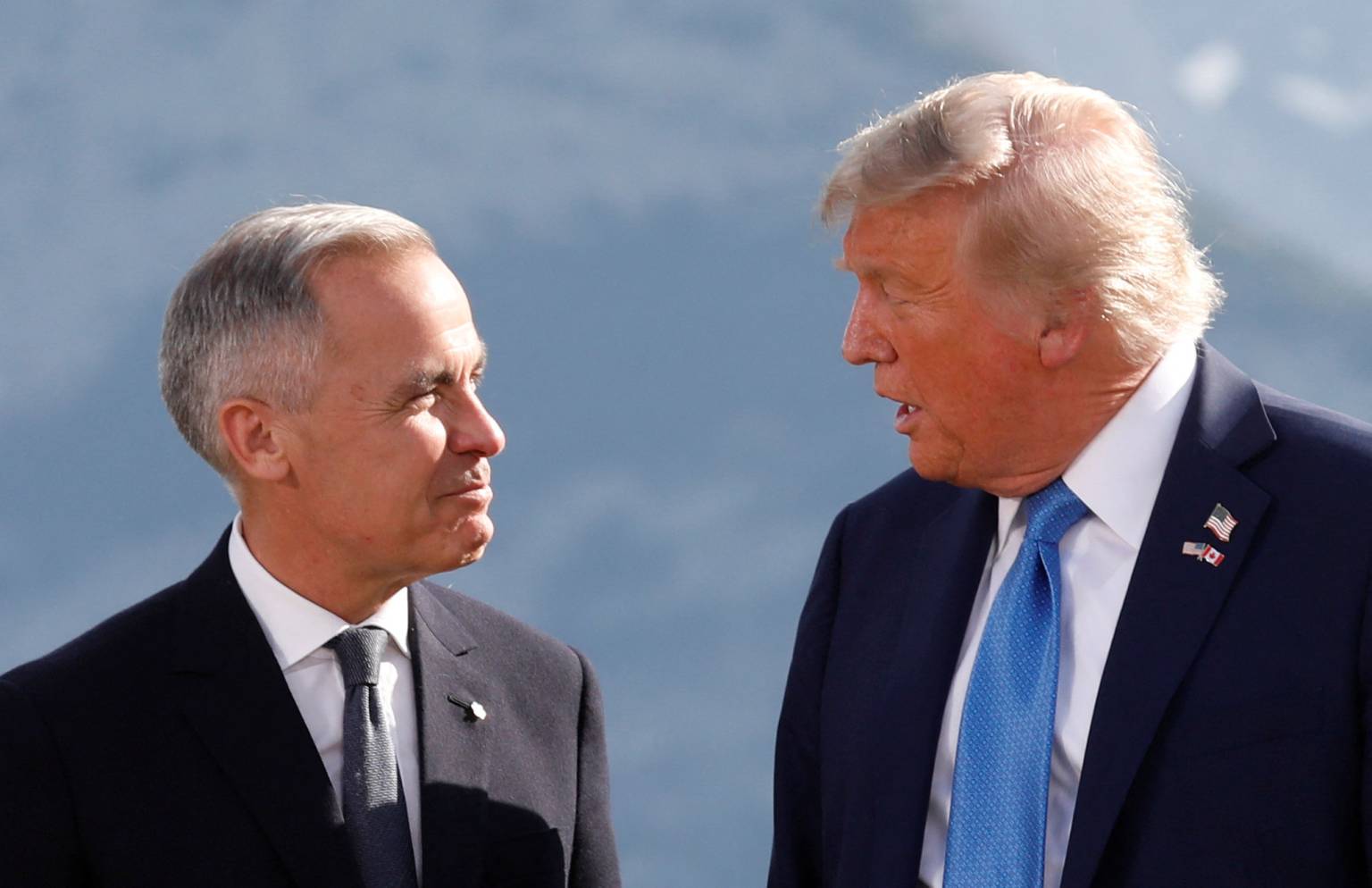 Pressão de Trump faz Canadá suspender taxa sobre big techs americanas