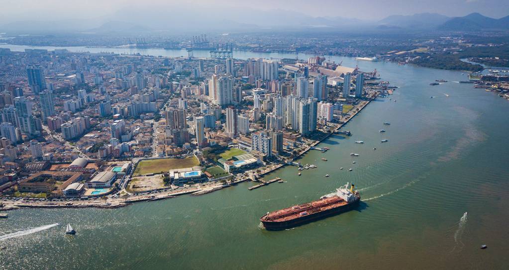 Porto de Santos registra a maior movimentação de cargas da história em ...