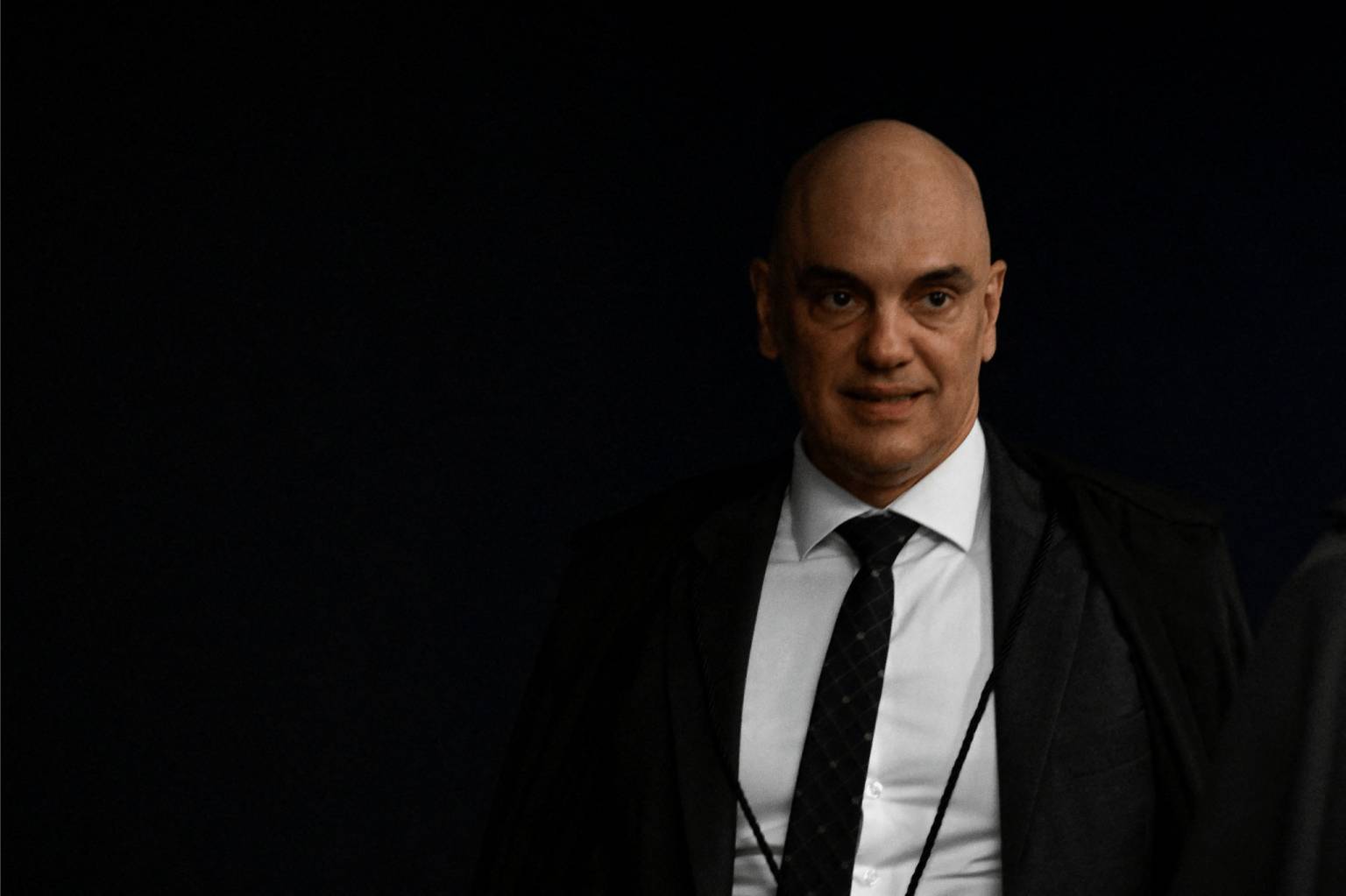 8/1: Moraes manda prender condenado que tirou tornozeleira eletrônica