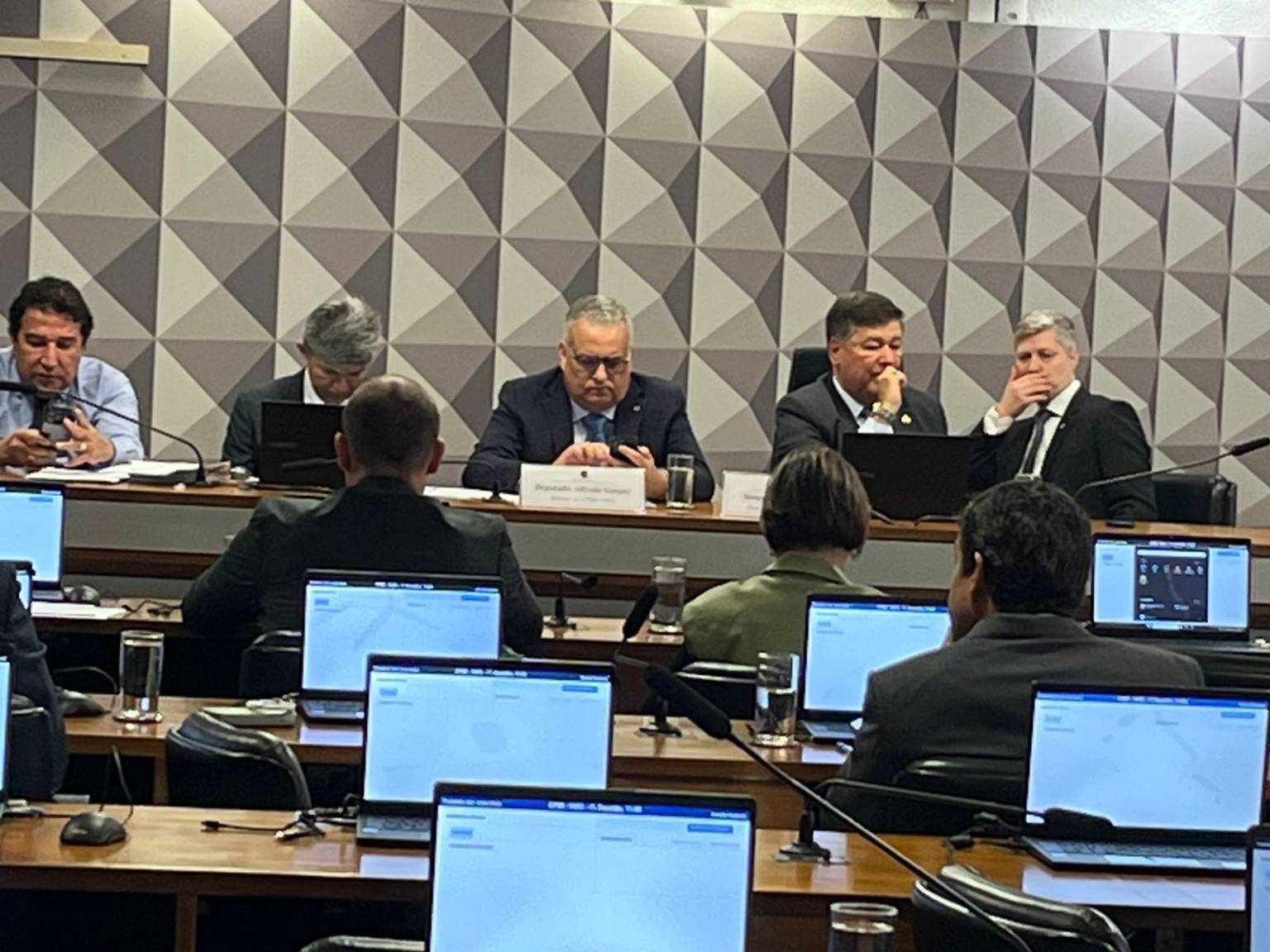 CPI do INSS ouve advogada que afirmou ter alertado ex-ministro sobre ...