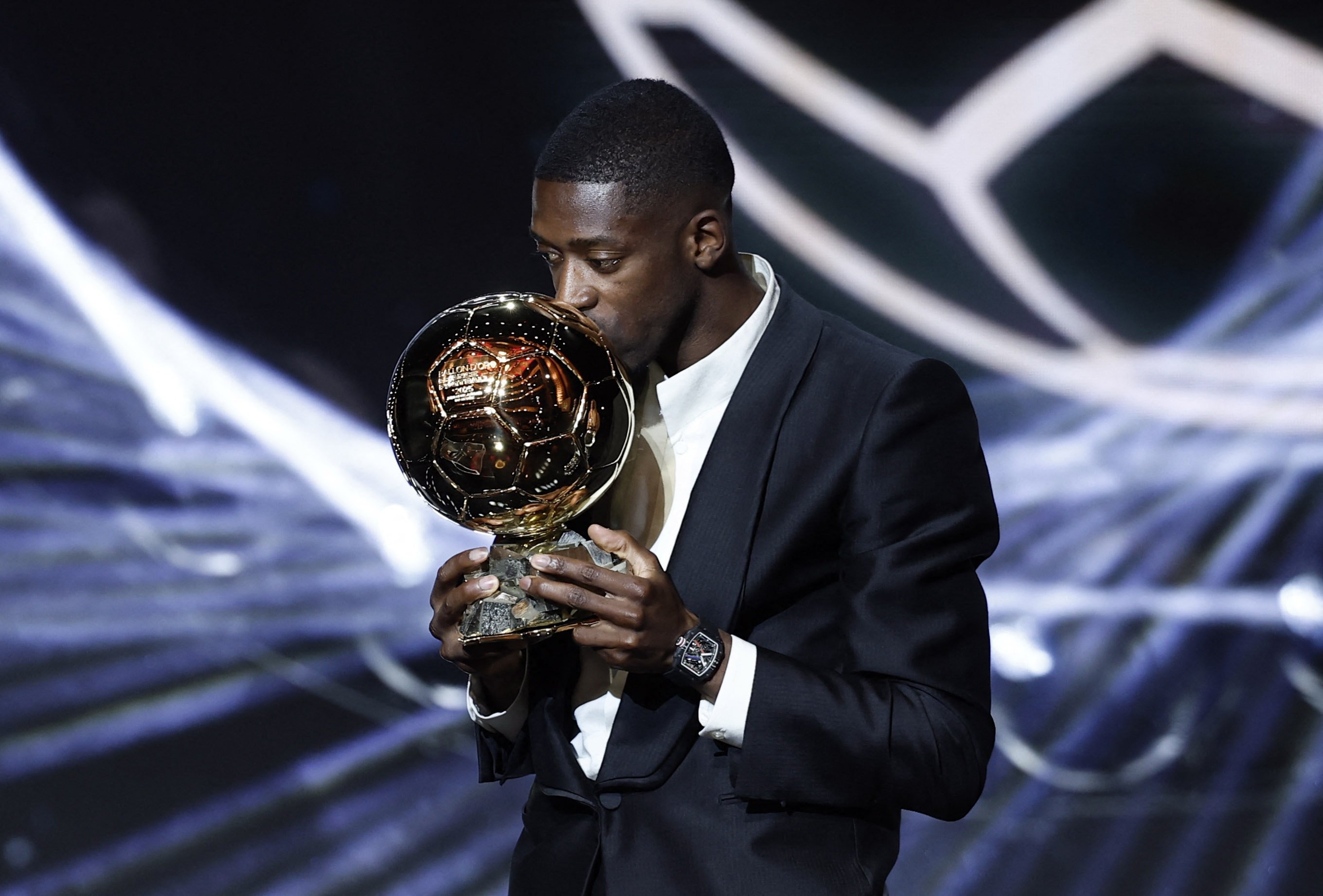 Bola de Ouro 2025: Dembélé, do PSG, é eleito o melhor jogador do mundo