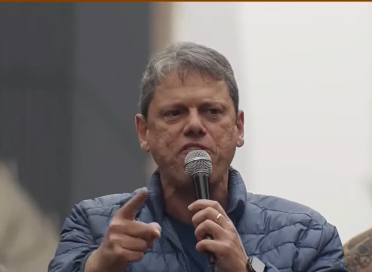 Após visita a Bolsonaro, Tarcísio descarta Planalto e confirma ...