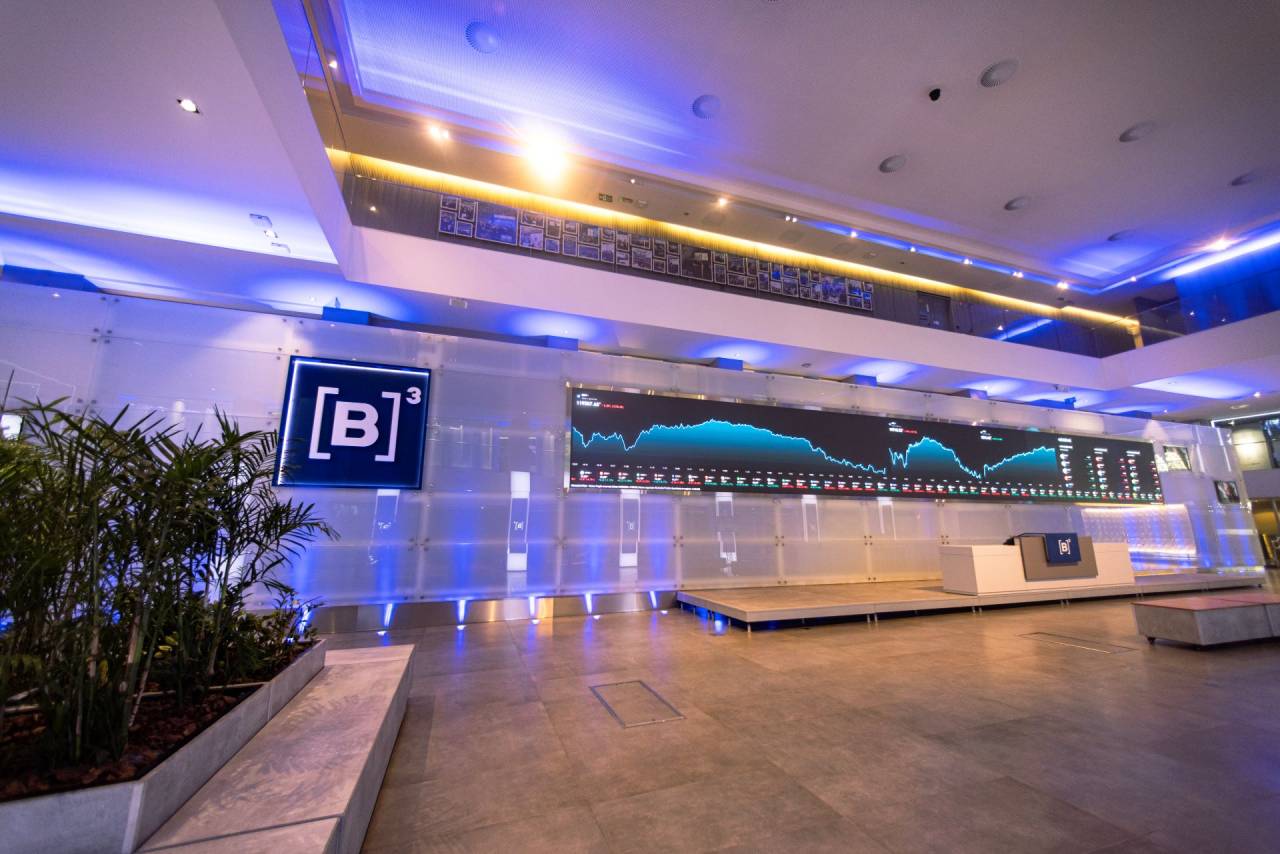 B3 (B3SA3) registra volumes fortes em março com Ibovespa em máximas