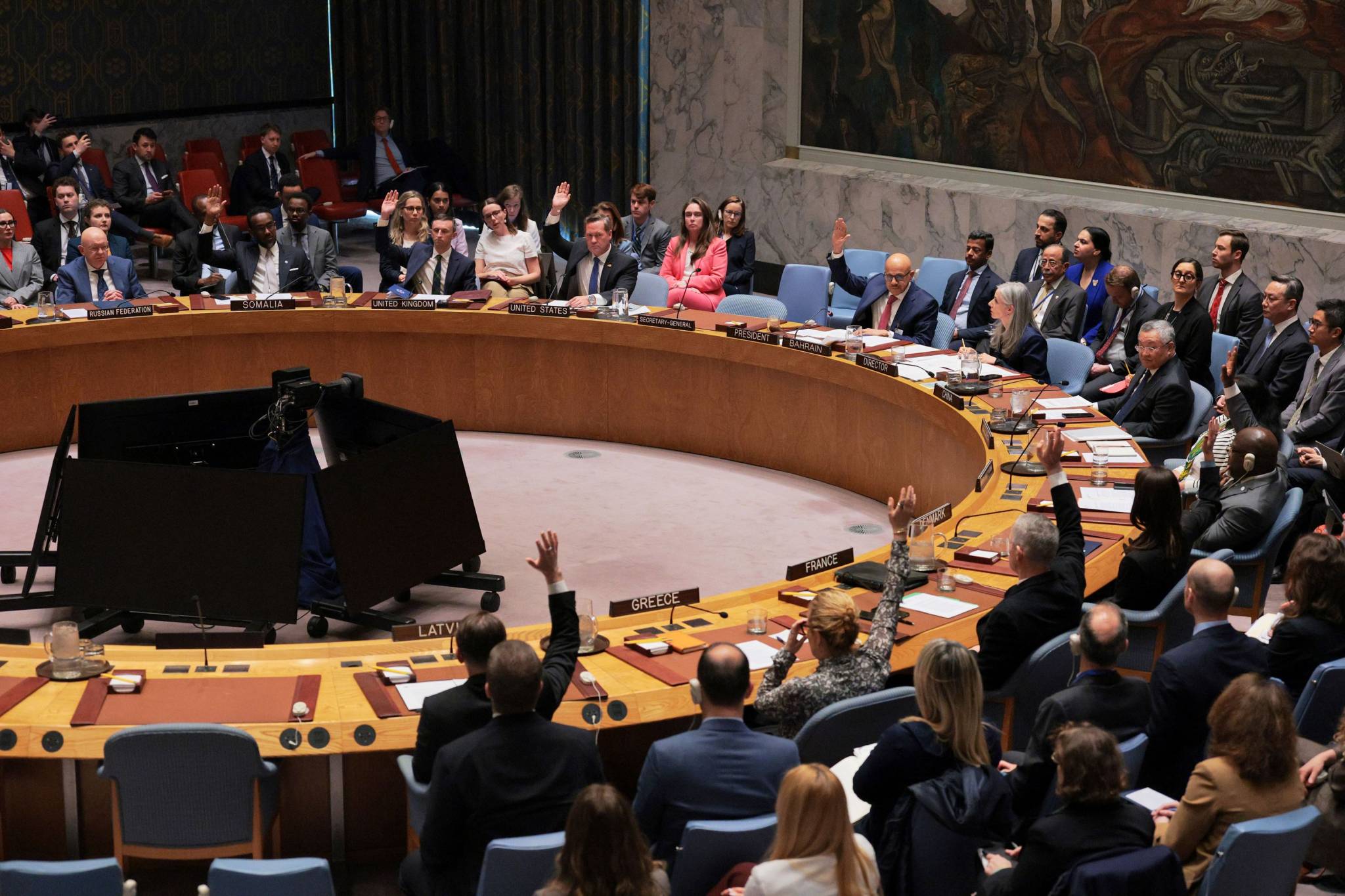 Rússia e China vetam resolução da ONU para reabrir Estreito de Ormuz